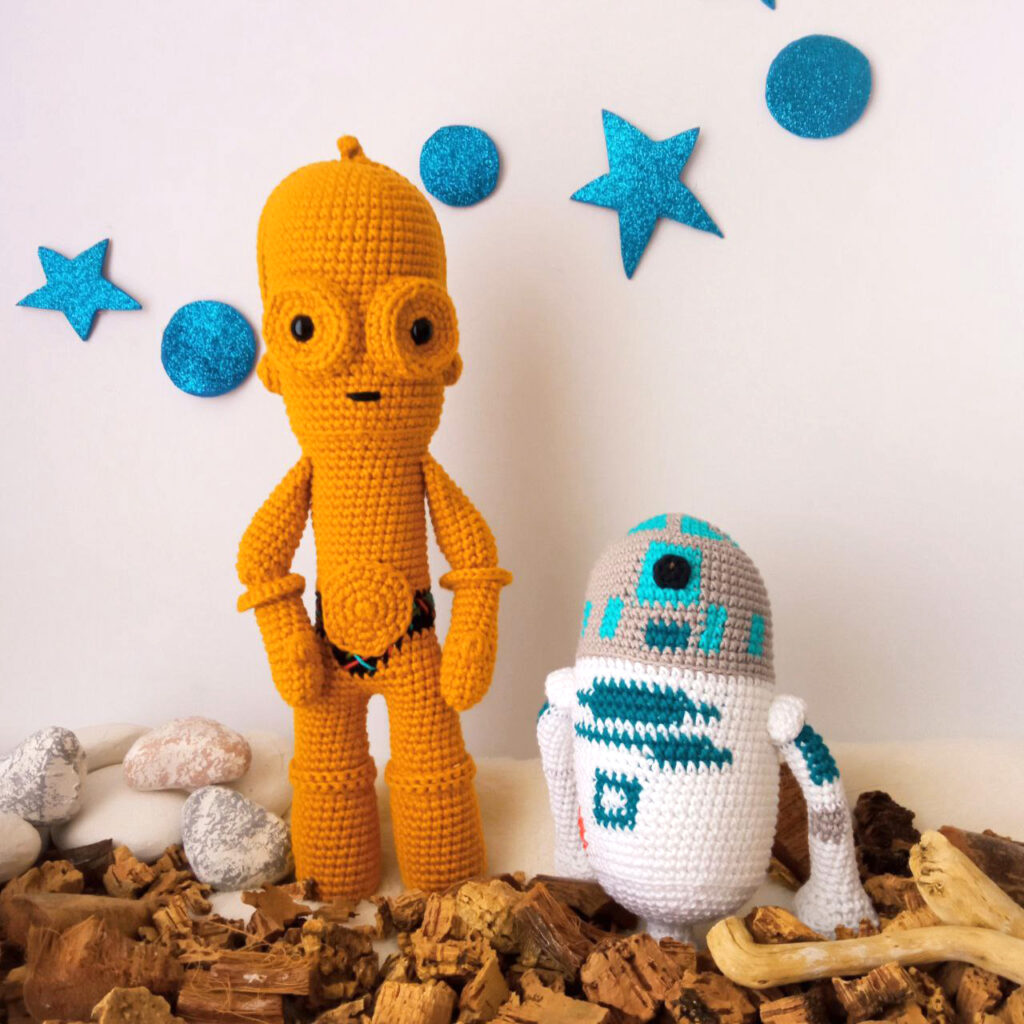 R2-D2 amigurumi hecho a mano - Coto & Llana
